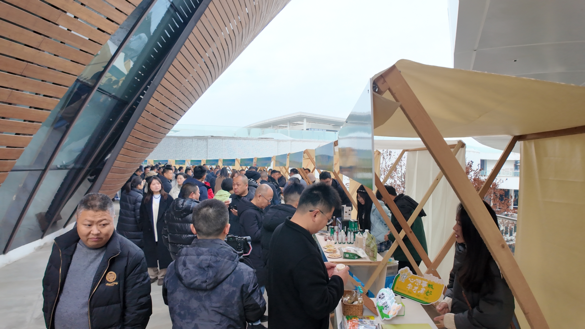 发布9大农业新场景机会清单 成都邛崃市加快建设中国西南种业中心 | 每日经济新闻
